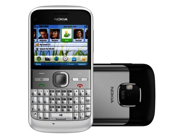 Nokia E5 Size